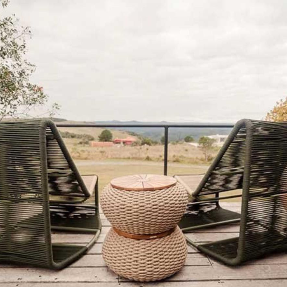 Mesa Lateral Bari Fibra de Bananeira – Forthouse